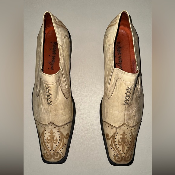 Robert Wayne | Shoes | Nice Robert Wayne Shoe With Carving Design ...
